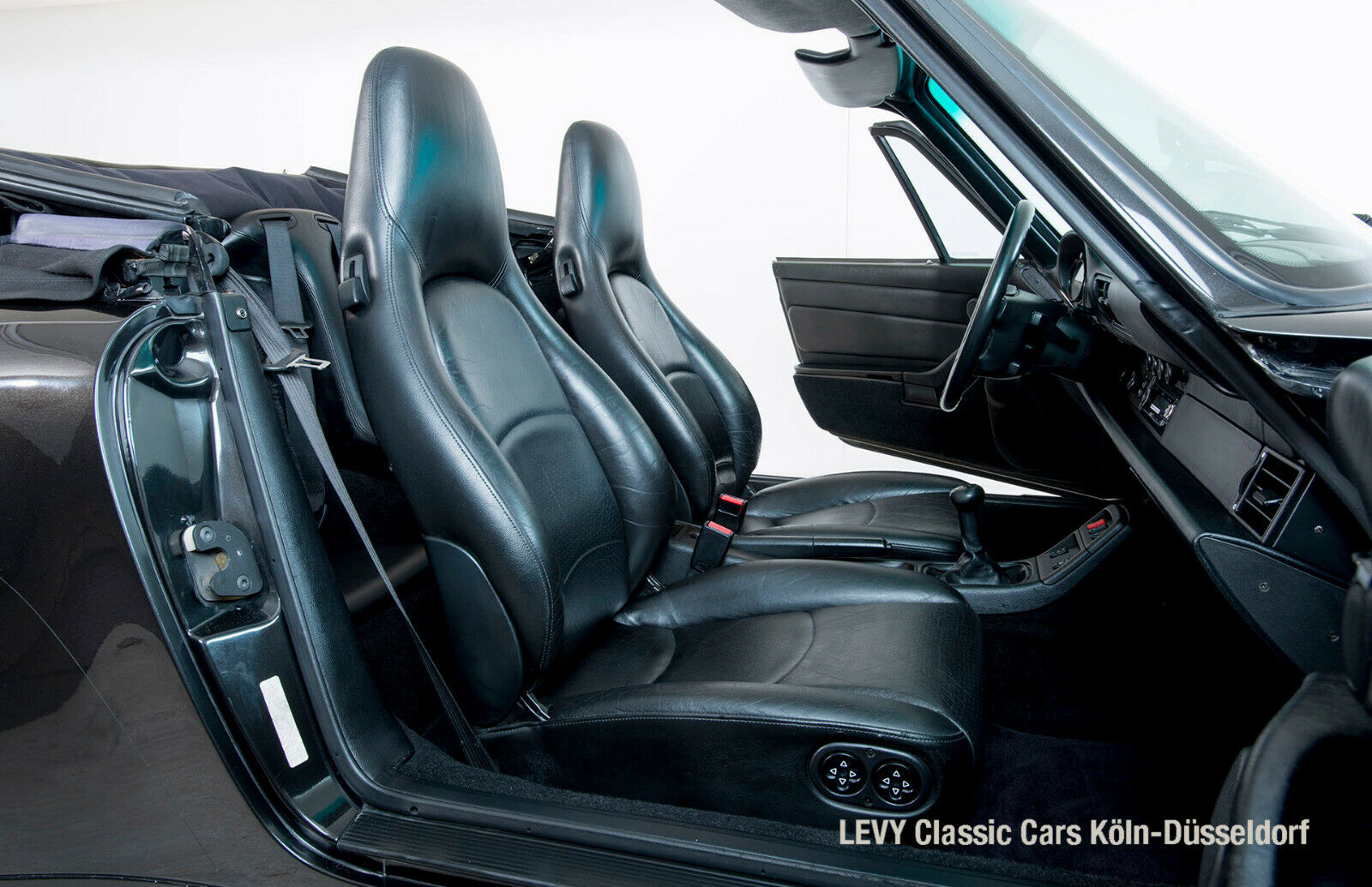 CC40862-27 - Levy Classic Cars