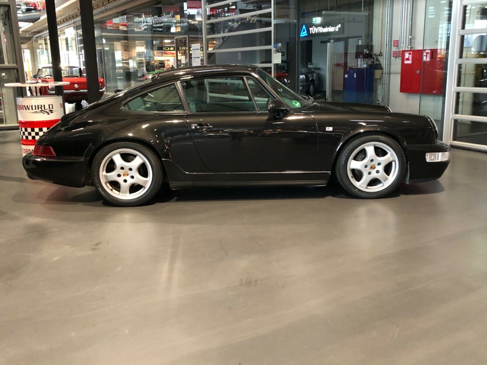 Porsche 964 911 Carrera 4 Coupe Deutsches Fahrzeug C00 - Levy Classic Cars