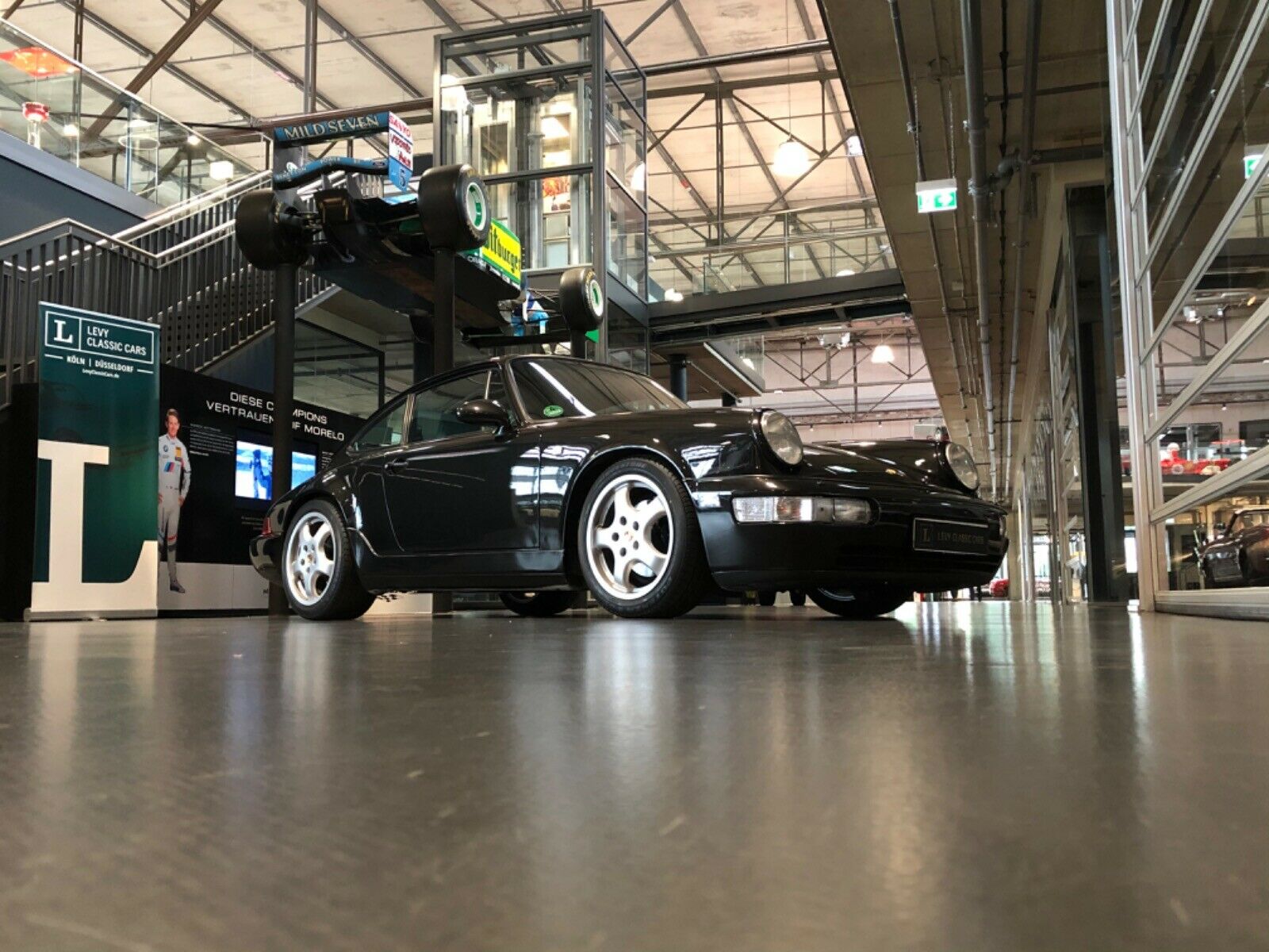 Porsche 964 911 Carrera 4 Coupe Deutsches Fahrzeug C00 - Levy Classic Cars