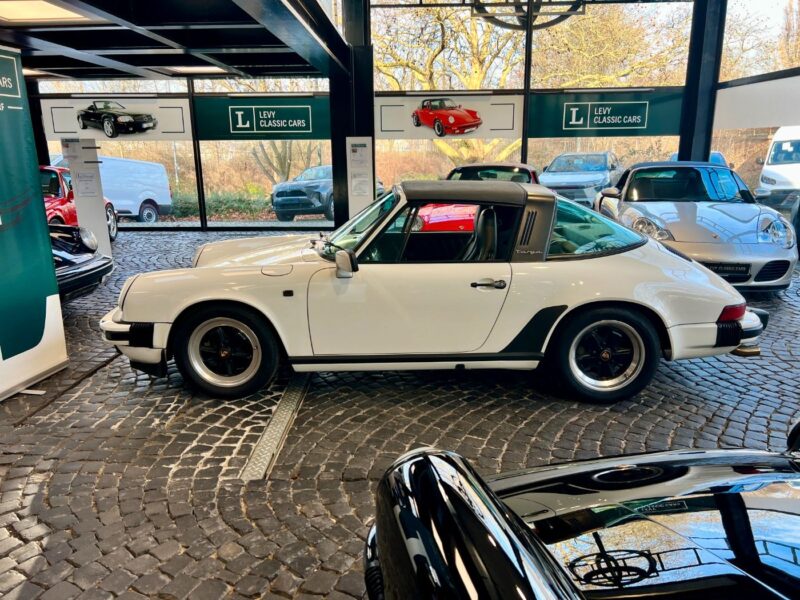 Porsche 911 3,2 Carrera Targa deutsches FZ Scheckheft - Levy Classic Cars