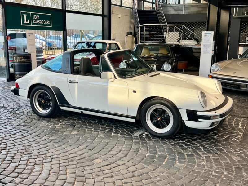 Porsche 911 3,2 Carrera Targa deutsches FZ Scheckheft - Levy Classic Cars